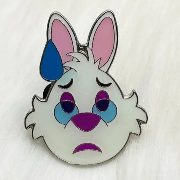 Disney | Jewelry | 525 Disney Alice In Wonderland White Rabbit Nervous ...